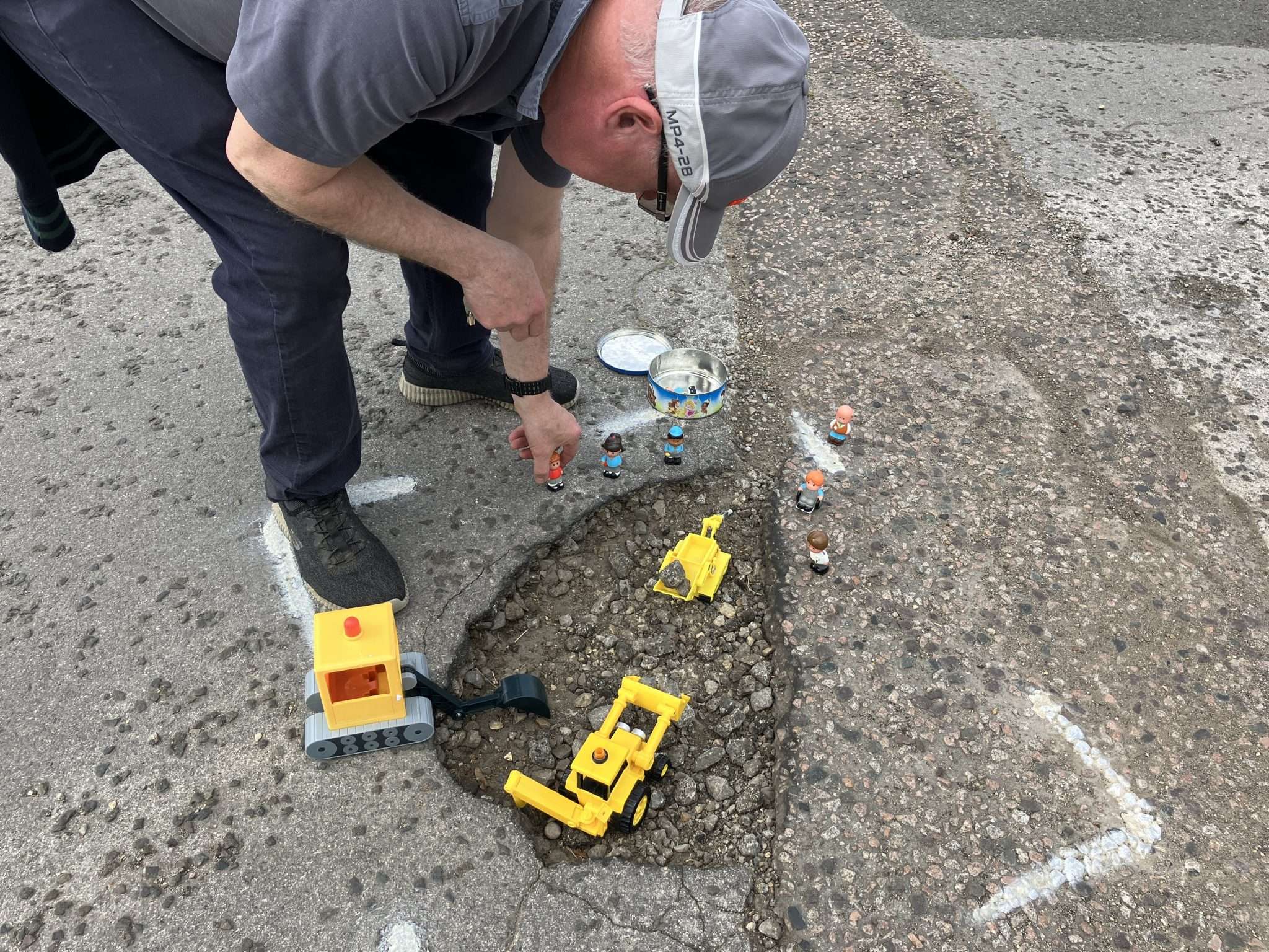 Orpington man claims victory after putting rubber ducks and diggers in ...