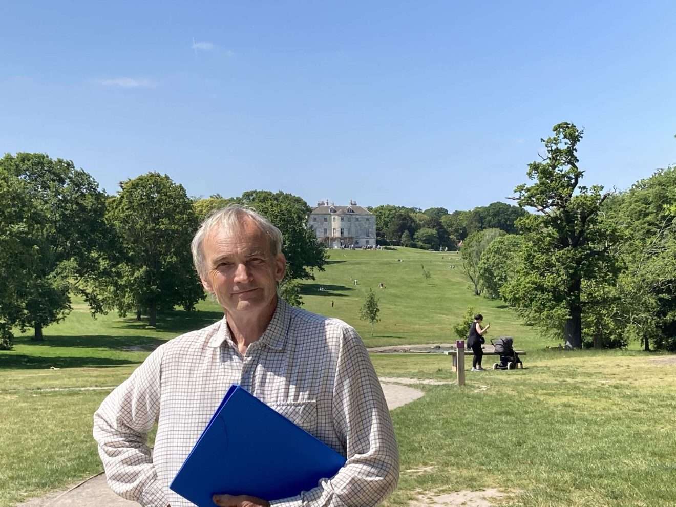 Residents call for south London's largest park to be closed after dark ...