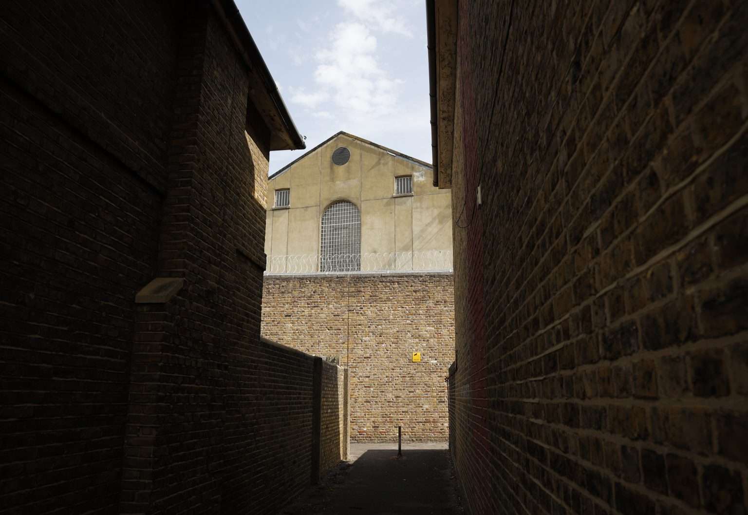 What is it like to live in the shadow of Wandsworth Prison ...