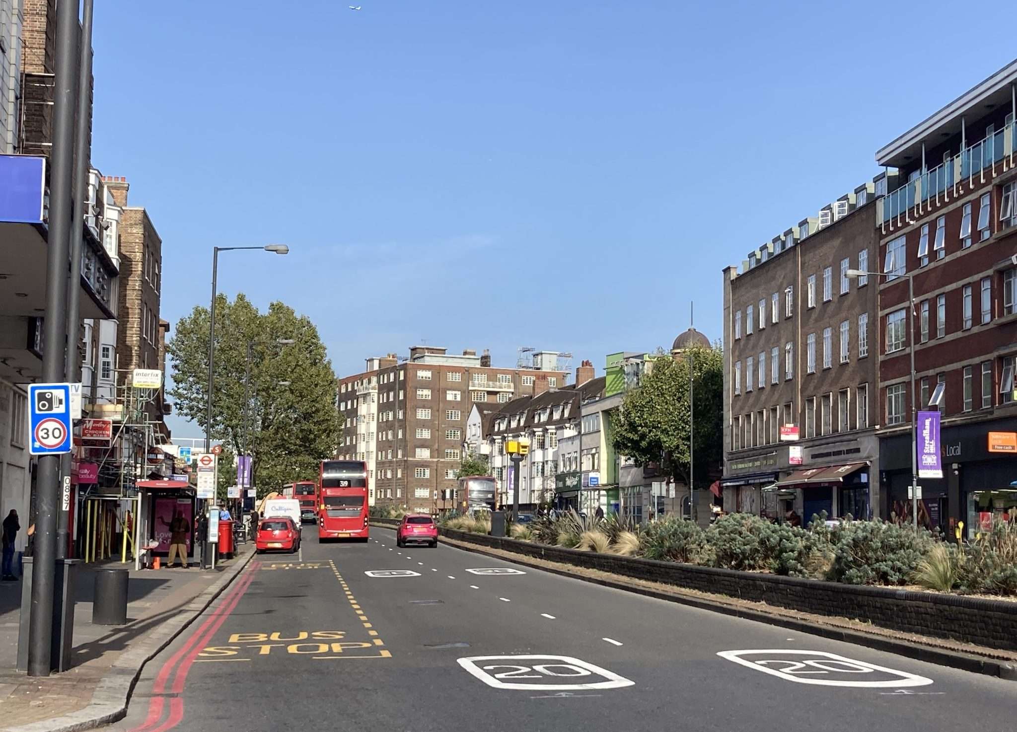 Drivers baffled by conflicting speed limit signs in South London ...