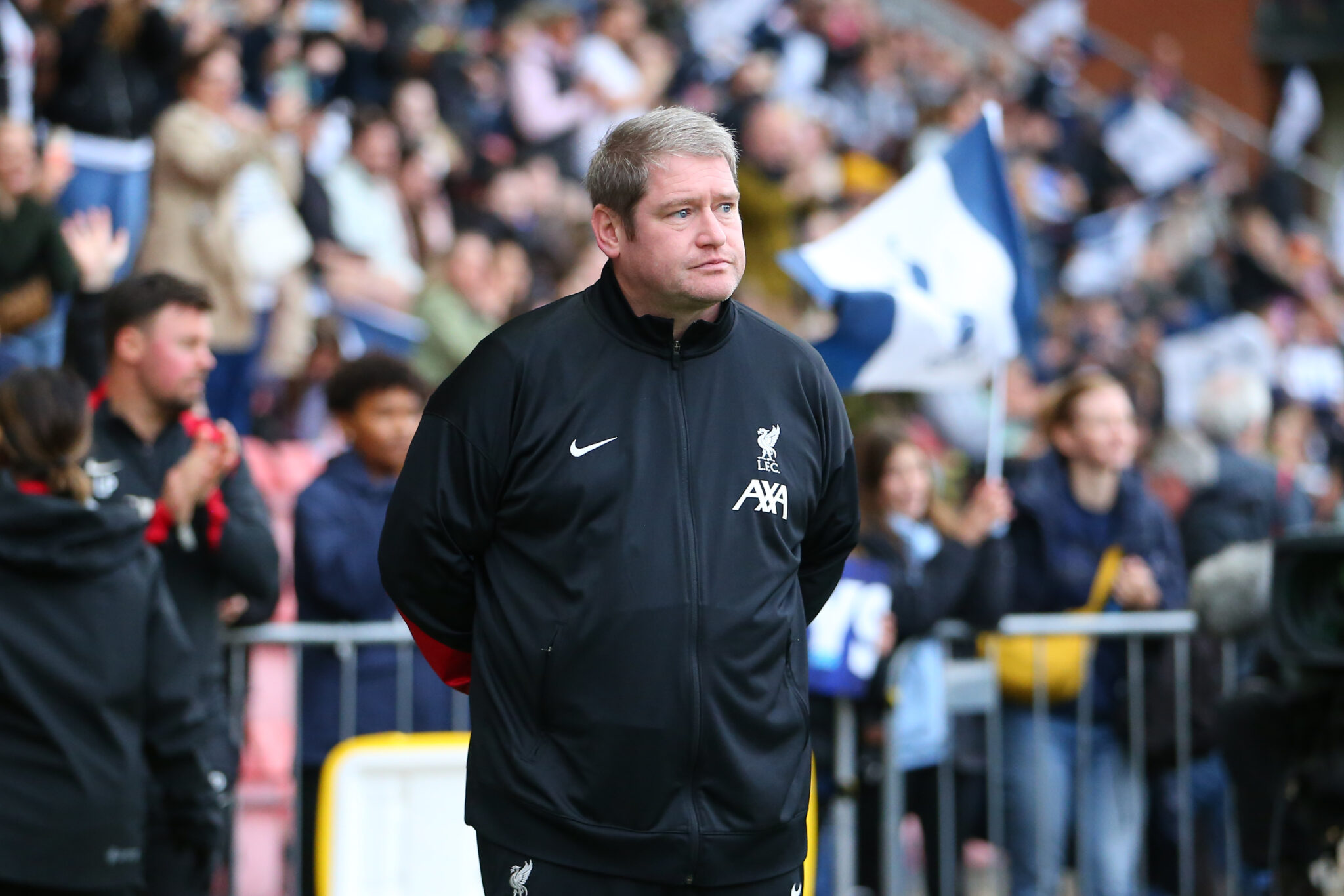 Tributes pour in after shock death of former Millwall Lionesses ...