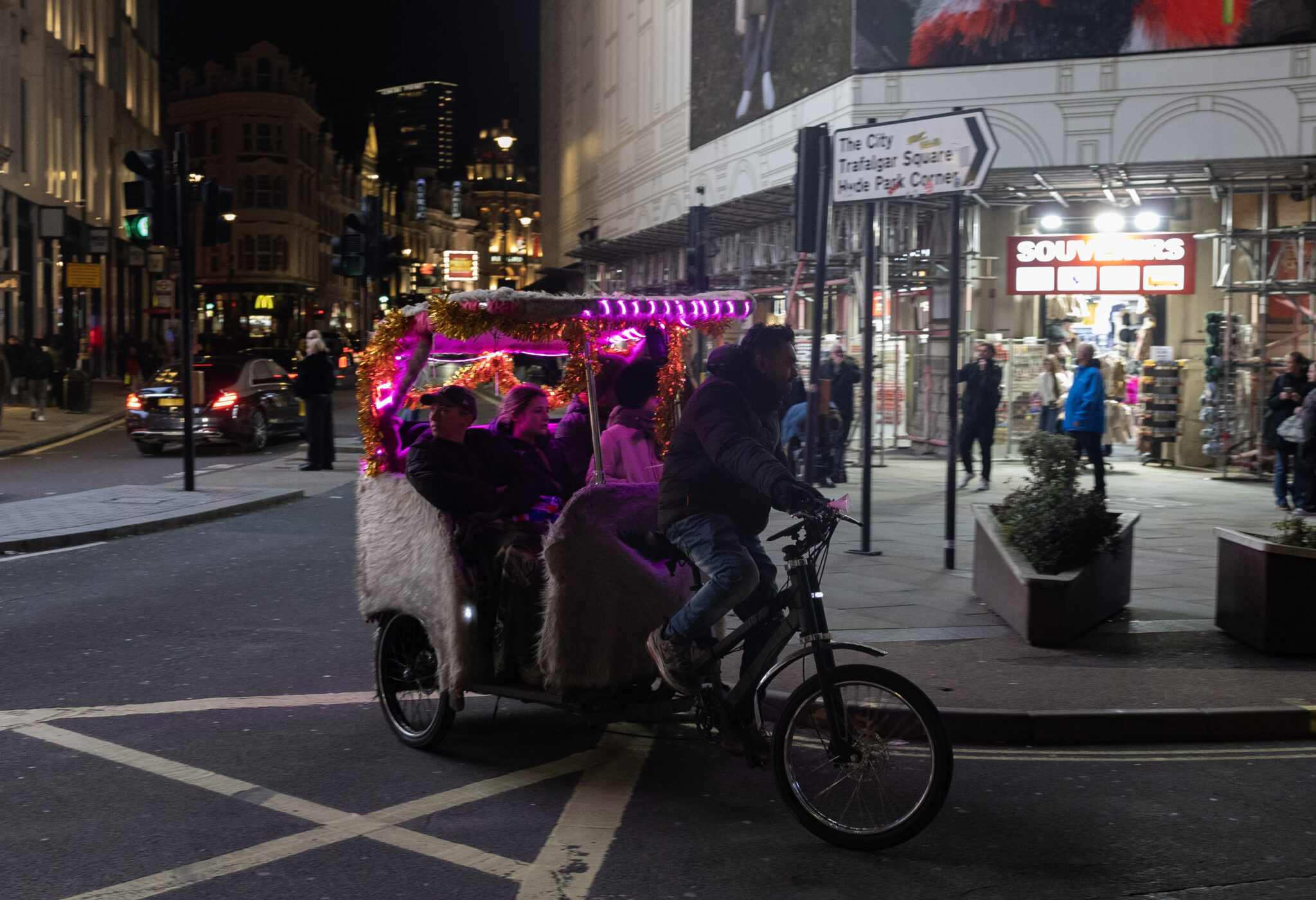 GLA: City Hall insist pedicab regulations will not create Uber-like ...